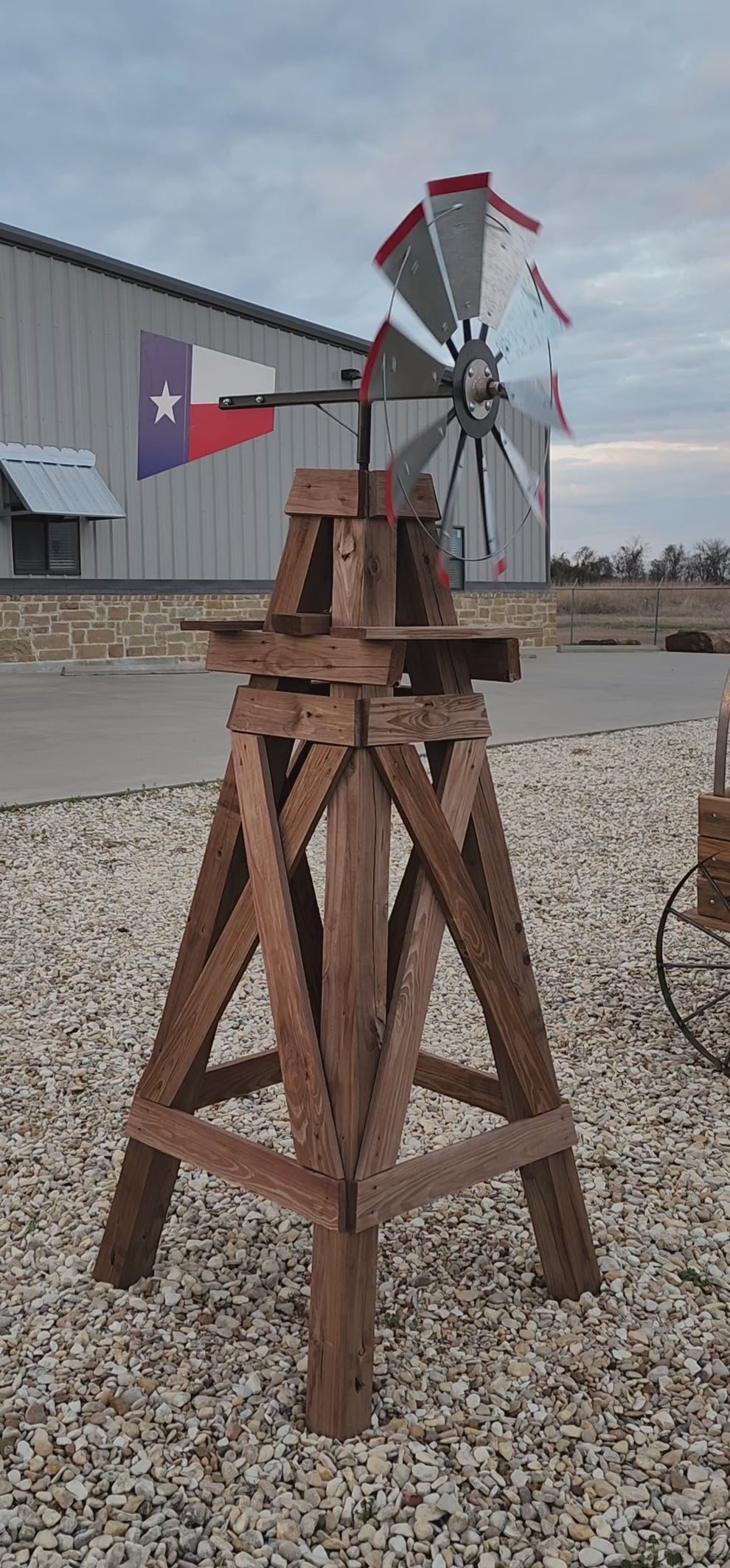 8' Windmill with Texas Flag Tail and Wood Stand – Scott Windmills